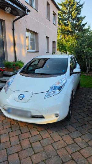 Balts Nissan Leaf 2015 Kauņa, ar dzinēja tilpumu 0.00 L un nobraukumu 77 tūkst. km par 4500 €, foto 3 vietnē AUTOMOTO.COM.LV