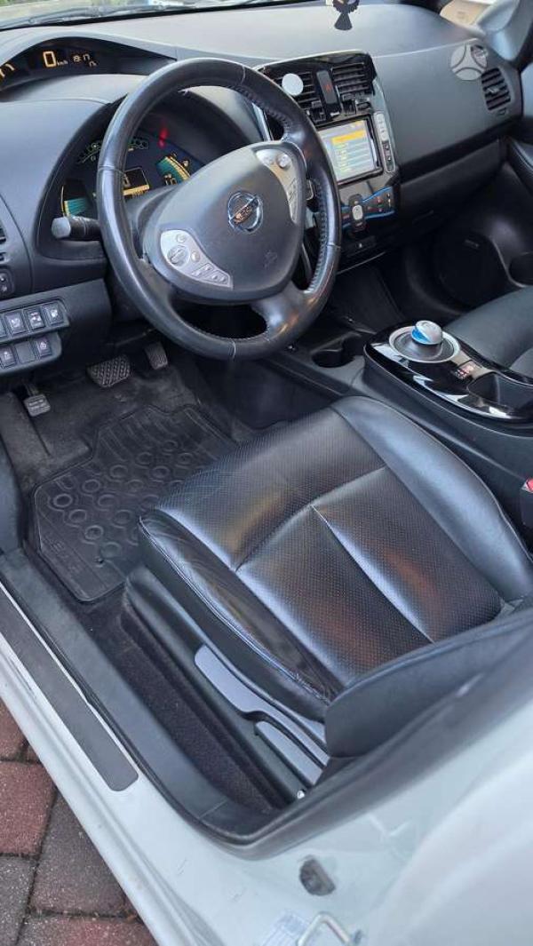 White Nissan Leaf 2015 in Kaunas, with an engine capacity of 0.00 L and mileage of 77 thousand km for 4500 €, photo 5 on AUTOMOTO.COM.LV