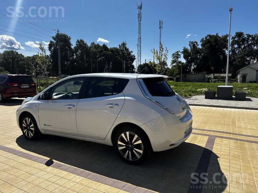 White Nissan Leaf 2015 in Riga, with an engine capacity of 0.00 L and mileage of 137 thousand km for 5590 €, photo 7 on AUTOMOTO.COM.LV