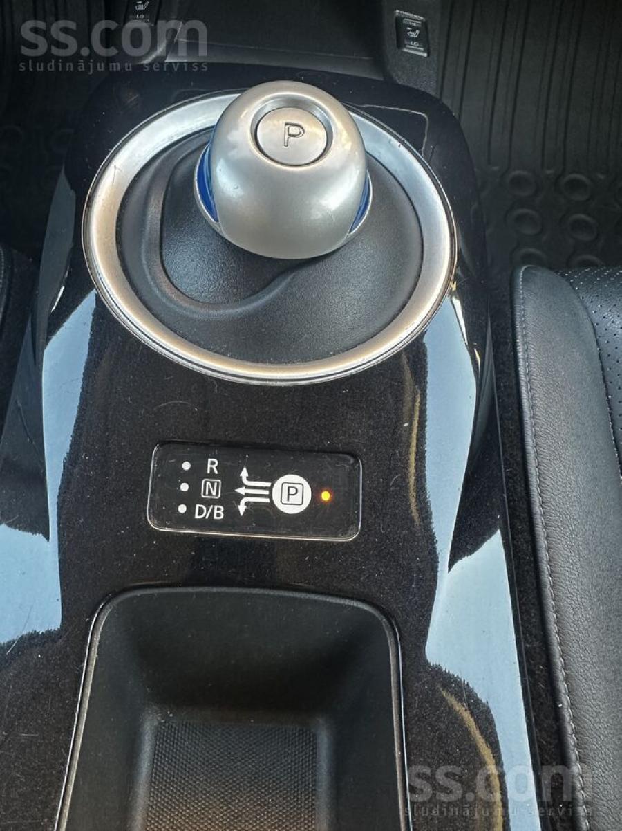 White Nissan Leaf 2015 in Riga, with an engine capacity of 0.00 L and mileage of 137 thousand km for 5590 €, photo 18 on AUTOMOTO.COM.LV