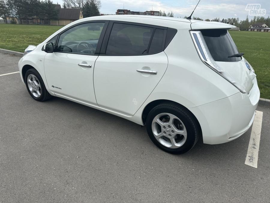 Balts Nissan Leaf 2016 Vilkaviškis, ar dzinēja tilpumu 0.00 L un nobraukumu 70 tūkst. km par 6350 €, foto 3 vietnē AUTOMOTO.COM.LV