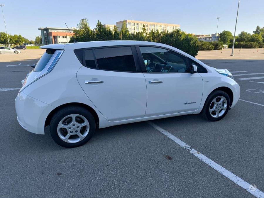 Balts Nissan Leaf 2016 Šauļi, ar dzinēja tilpumu 0.00 L un nobraukumu 60 tūkst. km par 5900 €, foto 8 vietnē AUTOMOTO.COM.LV