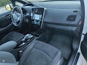 Balts Nissan Leaf 2016 Šauļi, ar dzinēja tilpumu 0.00 L un nobraukumu 60 tūkst. km par 5900 €, foto 24 vietnē AUTOMOTO.COM.LV