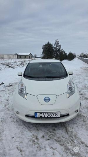 Balts Nissan Leaf 2017 Šauļi, ar dzinēja tilpumu 0.00 L un nobraukumu 197 tūkst. km par 4000 €, foto 2 vietnē AUTOMOTO.COM.LV