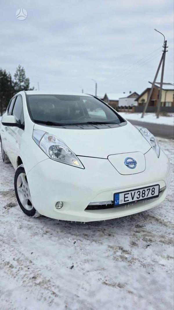 Balts Nissan Leaf 2017 Šauļi, ar dzinēja tilpumu 0.00 L un nobraukumu 197 tūkst. km par 4000 €, foto 3 vietnē AUTOMOTO.COM.LV