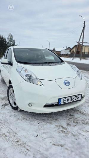 Balts Nissan Leaf 2017 Šauļi, ar dzinēja tilpumu 0.00 L un nobraukumu 197 tūkst. km par 4000 €, foto 3 vietnē AUTOMOTO.COM.LV