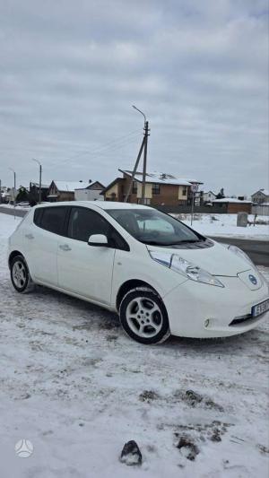 Balts Nissan Leaf 2017 Šauļi, ar dzinēja tilpumu 0.00 L un nobraukumu 197 tūkst. km par 4000 €, foto 4 vietnē AUTOMOTO.COM.LV