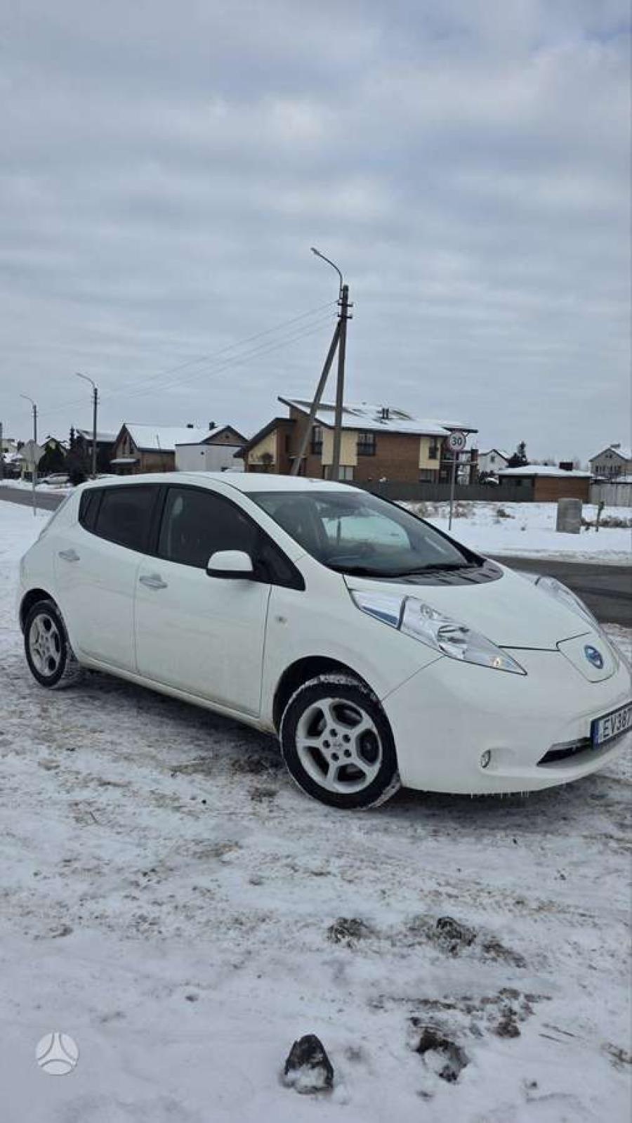 Balts Nissan Leaf 2017 Šauļi, ar dzinēja tilpumu 0.00 L un nobraukumu 197 tūkst. km par 4000 €, foto 4 vietnē AUTOMOTO.COM.LV