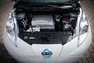 White Nissan Leaf 2017 in Tallinn, with an engine capacity of 0.00 L and mileage of 53 thousand km for 8100 €, photo 4 on AUTOMOTO.COM.LV