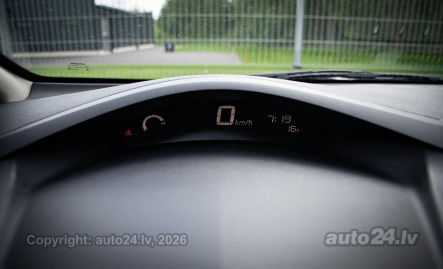 White Nissan Leaf 2017 in Tallinn, with an engine capacity of 0.00 L and mileage of 53 thousand km for 8100 €, photo 6 on AUTOMOTO.COM.LV