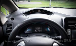 White Nissan Leaf 2017 in Tallinn, with an engine capacity of 0.00 L and mileage of 53 thousand km for 8100 €, photo 7 on AUTOMOTO.COM.LV
