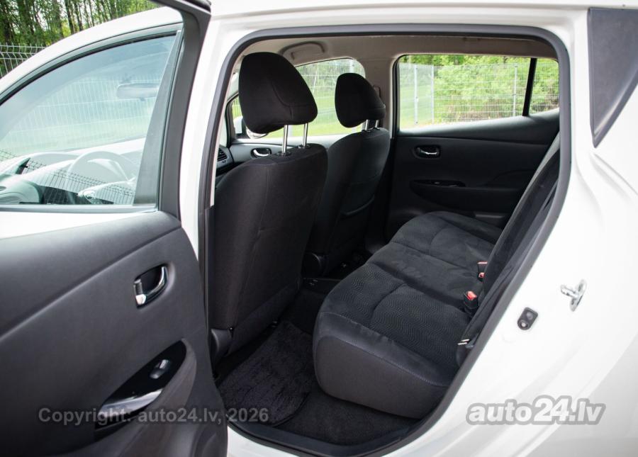 White Nissan Leaf 2017 in Tallinn, with an engine capacity of 0.00 L and mileage of 53 thousand km for 8100 €, photo 12 on AUTOMOTO.COM.LV