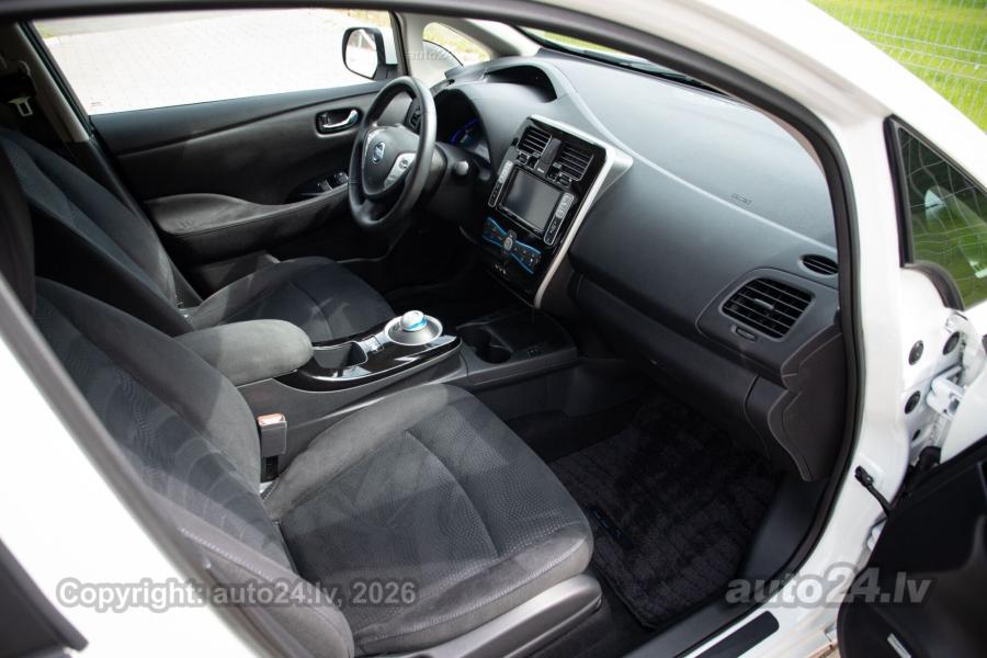 White Nissan Leaf 2017 in Tallinn, with an engine capacity of 0.00 L and mileage of 53 thousand km for 8100 €, photo 15 on AUTOMOTO.COM.LV