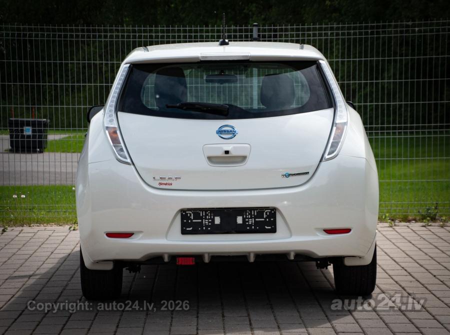 White Nissan Leaf 2017 in Tallinn, with an engine capacity of 0.00 L and mileage of 53 thousand km for 8100 €, photo 16 on AUTOMOTO.COM.LV