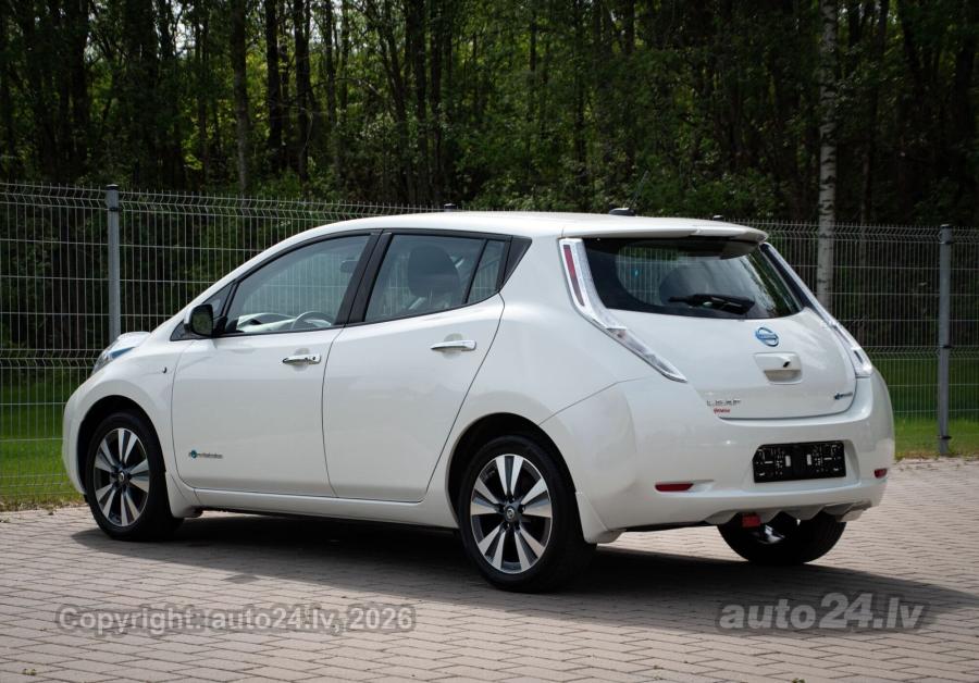 White Nissan Leaf 2017 in Tallinn, with an engine capacity of 0.00 L and mileage of 53 thousand km for 8100 €, photo 17 on AUTOMOTO.COM.LV