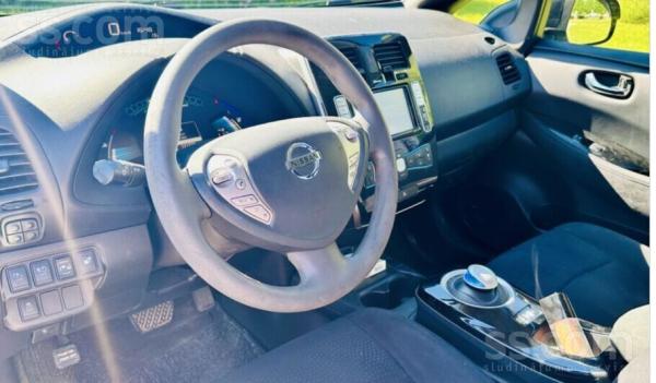 Balts Nissan Leaf 2017 Rīga, ar dzinēja tilpumu 0.00 L un nobraukumu 121 tūkst. km par 5000 €, foto 4 vietnē AUTOMOTO.COM.LV