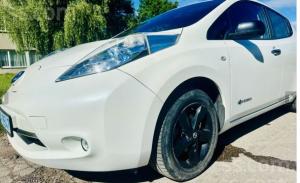 White Nissan Leaf 2017 in Riga, with an engine capacity of 0.00 L and mileage of 121 thousand km for 5000 €, photo 6 on AUTOMOTO.COM.LV