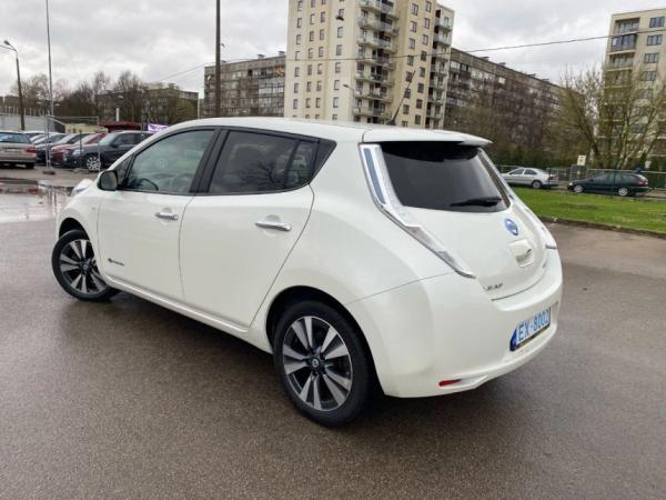 White Nissan Leaf 2017 in Riga, with an engine capacity of 0.00 L and mileage of 86 thousand km for 11950 €, photo 2 on AUTOMOTO.COM.LV