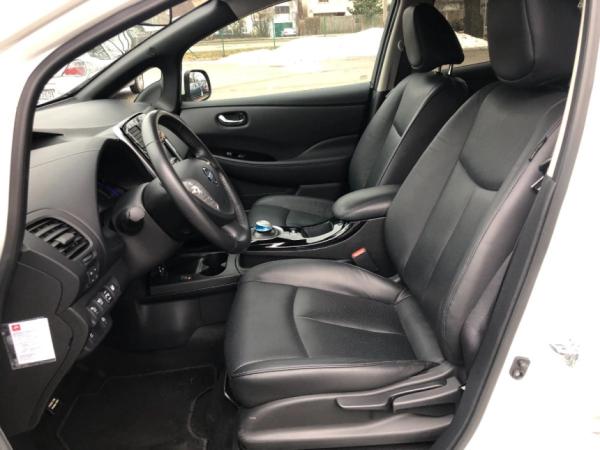 White Nissan Leaf 2017 in Riga, with an engine capacity of 0.00 L and mileage of 86 thousand km for 11950 €, photo 10 on AUTOMOTO.COM.LV