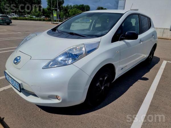 Balts Nissan Leaf 2017 Rīga, ar dzinēja tilpumu 0.00 L un nobraukumu 123 tūkst. km par 6950 €, foto 1 vietnē AUTOMOTO.COM.LV