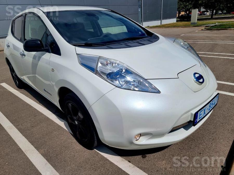 Balts Nissan Leaf 2017 Rīga, ar dzinēja tilpumu 0.00 L un nobraukumu 123 tūkst. km par 6950 €, foto 6 vietnē AUTOMOTO.COM.LV