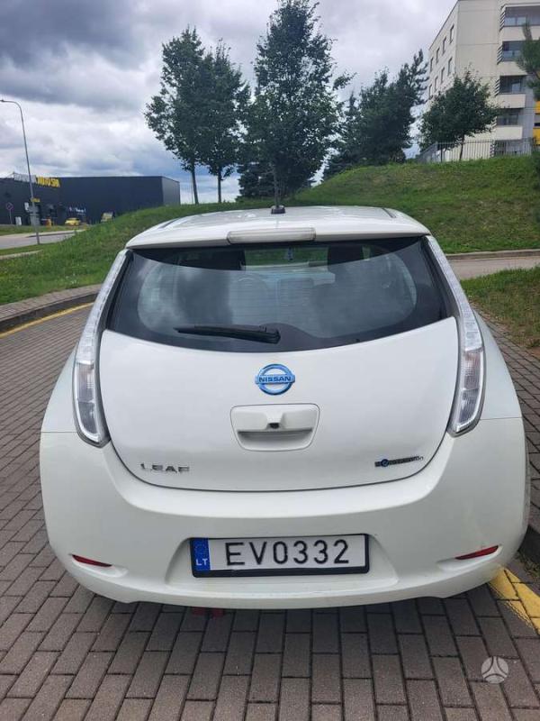 Balts Nissan Leaf 2017 Viļņa, ar dzinēja tilpumu 0.00 L un nobraukumu 133 tūkst. km par 5100 €, foto 5 vietnē AUTOMOTO.COM.LV