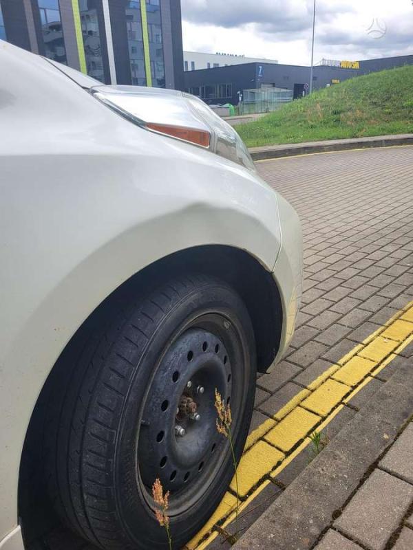 Balts Nissan Leaf 2017 Viļņa, ar dzinēja tilpumu 0.00 L un nobraukumu 133 tūkst. km par 5100 €, foto 7 vietnē AUTOMOTO.COM.LV