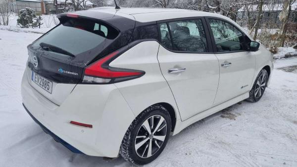 Balts Nissan Leaf 2018 Kauņa, ar dzinēja tilpumu 0.00 L un nobraukumu 154 tūkst. km par 11500 €, foto 4 vietnē AUTOMOTO.COM.LV