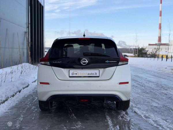 Balts Nissan Leaf 2018 Viļņa, ar dzinēja tilpumu 0.00 L un nobraukumu 134 tūkst. km par 8999 €, foto 10 vietnē AUTOMOTO.COM.LV
