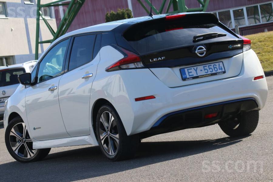 Balts Nissan Leaf 2018 Rīga, ar dzinēja tilpumu 0.00 L un nobraukumu 0 tūkst. km par 10990 €, foto 5 vietnē AUTOMOTO.COM.LV