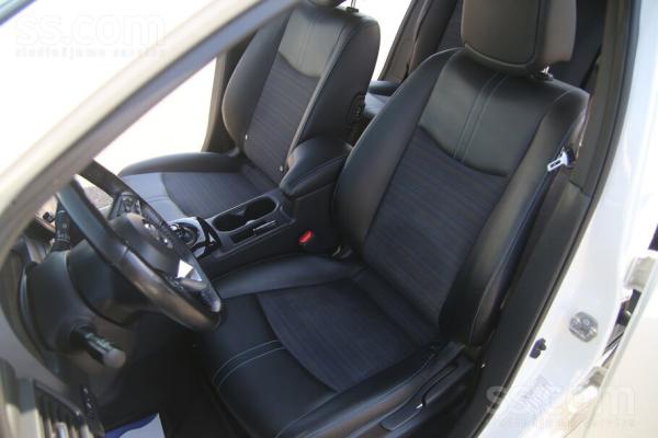 White Nissan Leaf 2018 in Riga, with an engine capacity of 0.00 L and mileage of 0 thousand km for 10990 €, photo 9 on AUTOMOTO.COM.LV