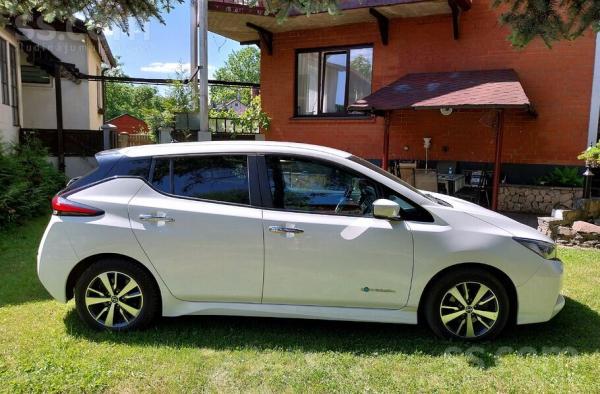 White Nissan Leaf 2018 in Riga, with an engine capacity of 0.00 L and mileage of 154 thousand km for 9930 €, photo 1 on AUTOMOTO.COM.LV