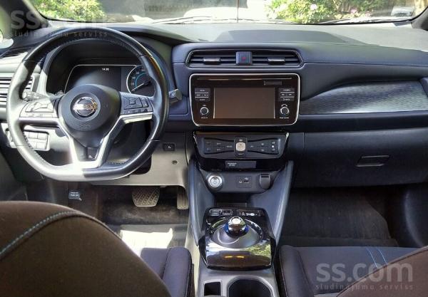White Nissan Leaf 2018 in Riga, with an engine capacity of 0.00 L and mileage of 154 thousand km for 9930 €, photo 5 on AUTOMOTO.COM.LV