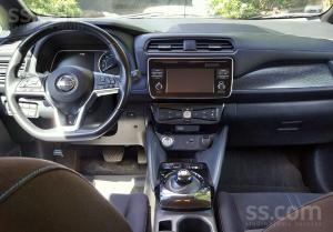 White Nissan Leaf 2018 in Riga, with an engine capacity of 0.00 L and mileage of 154 thousand km for 9930 €, photo 6 on AUTOMOTO.COM.LV