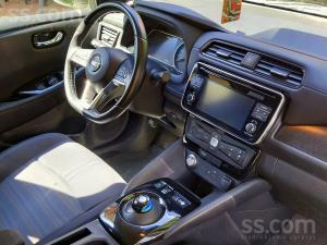 White Nissan Leaf 2018 in Riga, with an engine capacity of 0.00 L and mileage of 154 thousand km for 9930 €, photo 8 on AUTOMOTO.COM.LV