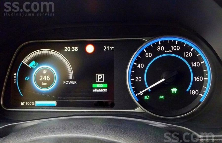 White Nissan Leaf 2018 in Riga, with an engine capacity of 0.00 L and mileage of 154 thousand km for 9930 €, photo 9 on AUTOMOTO.COM.LV