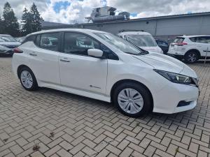 White Nissan Leaf 2018 in Taurage, with an engine capacity of 0.00 L and mileage of 28 thousand km for 10500 €, photo 8 on AUTOMOTO.COM.LV