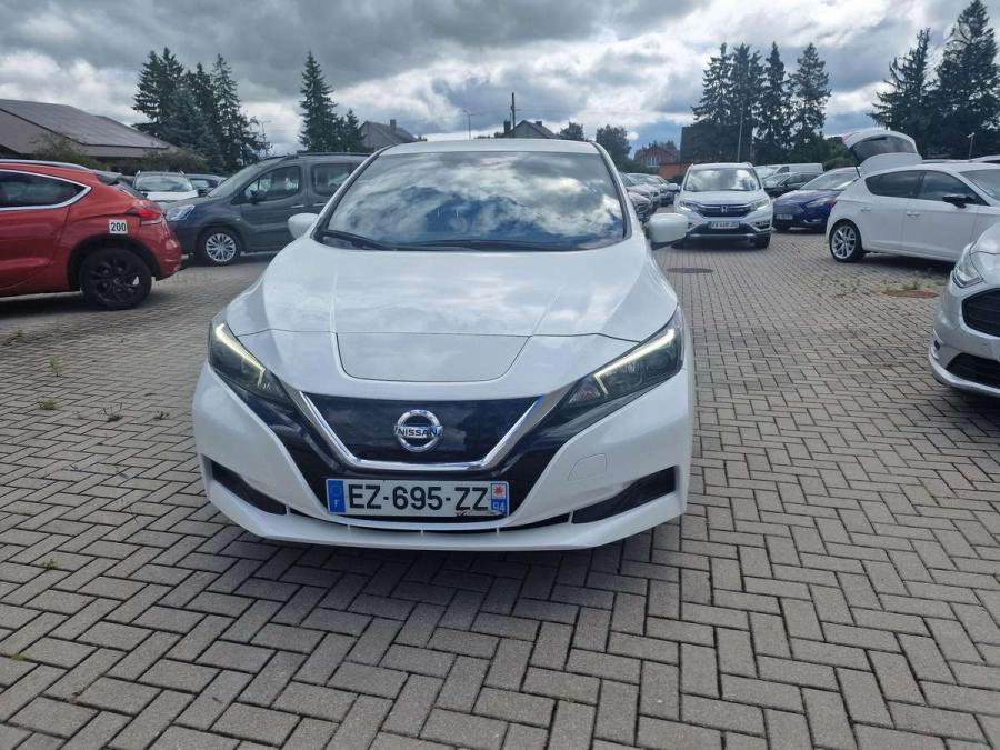 White Nissan Leaf 2018 in Taurage, with an engine capacity of 0.00 L and mileage of 28 thousand km for 10500 €, photo 12 on AUTOMOTO.COM.LV