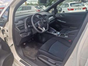 White Nissan Leaf 2018 in Taurage, with an engine capacity of 0.00 L and mileage of 28 thousand km for 10500 €, photo 18 on AUTOMOTO.COM.LV
