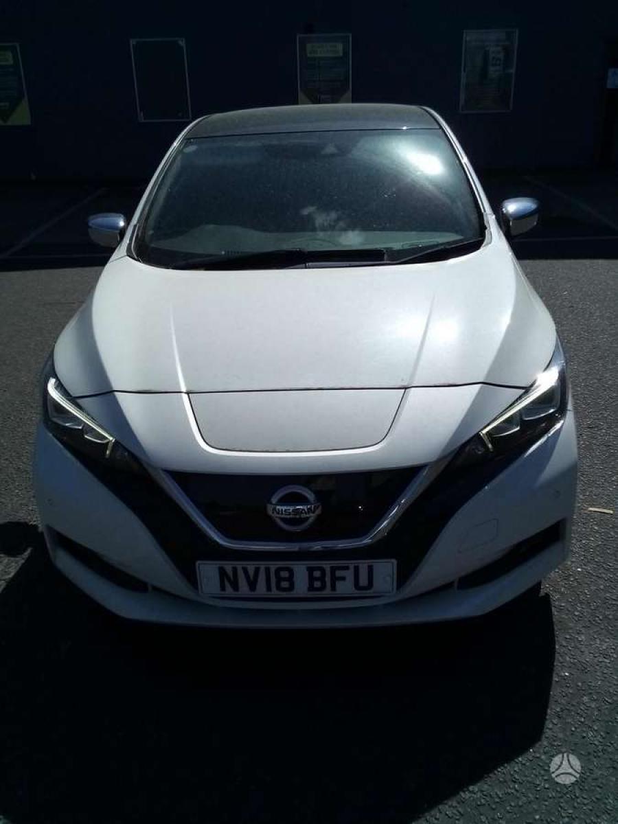 White Nissan Leaf 2018 in Siauliai, with an engine capacity of 0.00 L and mileage of 94 thousand km for 4999 €, photo 3 on AUTOMOTO.COM.LV