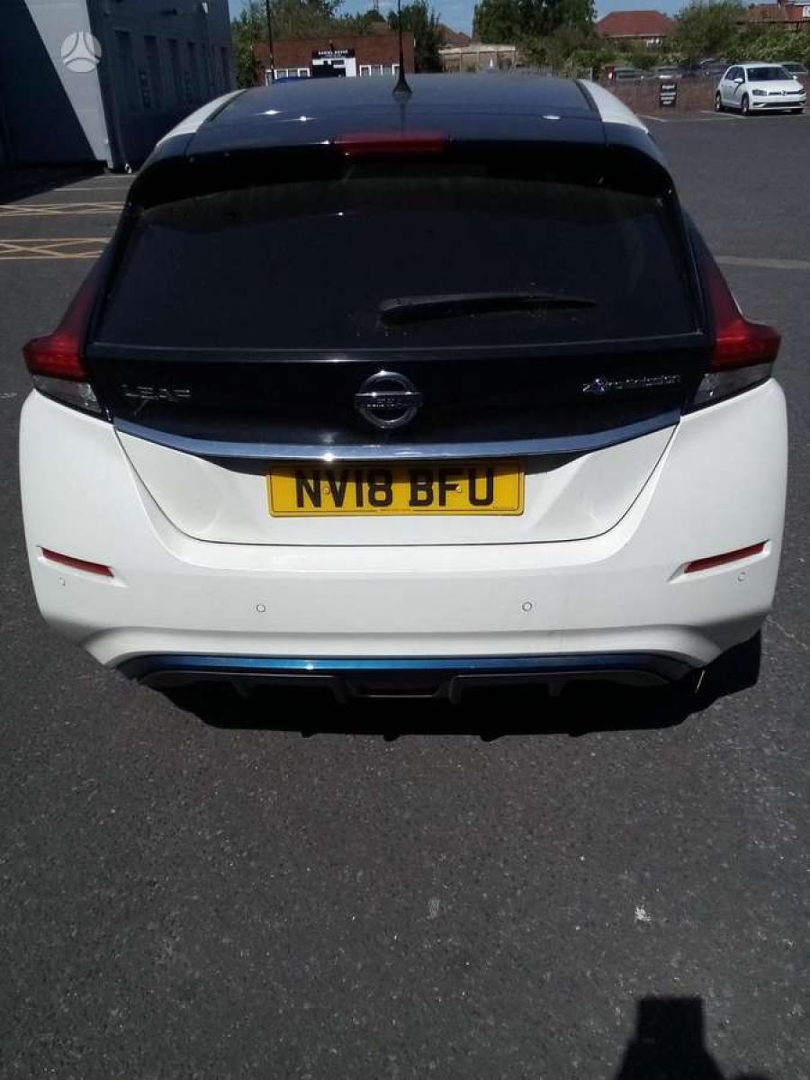 White Nissan Leaf 2018 in Siauliai, with an engine capacity of 0.00 L and mileage of 94 thousand km for 4999 €, photo 6 on AUTOMOTO.COM.LV