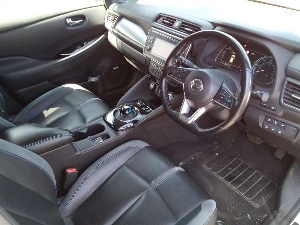 Balts Nissan Leaf 2018 Šauļi, ar dzinēja tilpumu 0.00 L un nobraukumu 94 tūkst. km par 4999 €, foto 7 vietnē AUTOMOTO.COM.LV
