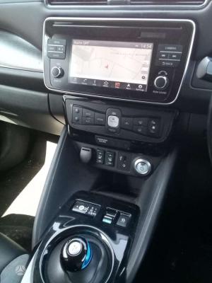 White Nissan Leaf 2018 in Siauliai, with an engine capacity of 0.00 L and mileage of 94 thousand km for 4999 €, photo 10 on AUTOMOTO.COM.LV
