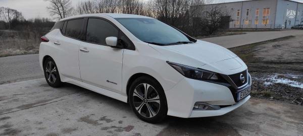 Balts Nissan Leaf 2018 Šauļi, ar dzinēja tilpumu 0.00 L un nobraukumu 63 tūkst. km par 10000 €, foto 3 vietnē AUTOMOTO.COM.LV