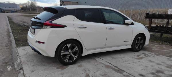 Balts Nissan Leaf 2018 Šauļi, ar dzinēja tilpumu 0.00 L un nobraukumu 63 tūkst. km par 10000 €, foto 4 vietnē AUTOMOTO.COM.LV