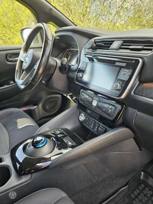 Balts Nissan Leaf 2018 Šauļi, ar dzinēja tilpumu 0.00 L un nobraukumu 63 tūkst. km par 10000 €, foto 7 vietnē AUTOMOTO.COM.LV