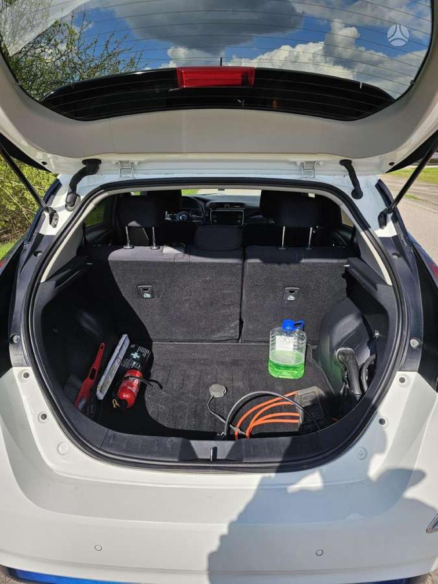 Balts Nissan Leaf 2018 Šauļi, ar dzinēja tilpumu 0.00 L un nobraukumu 63 tūkst. km par 10000 €, foto 8 vietnē AUTOMOTO.COM.LV