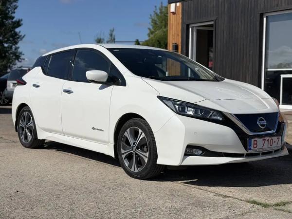 White Nissan Leaf 2018 in Riga, with an engine capacity of 0.00 L and mileage of 130 thousand km for 9500 €, photo 1 on AUTOMOTO.COM.LV