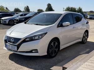 White Nissan Leaf 2018 in Riga, with an engine capacity of 0.00 L and mileage of 130 thousand km for 8900 €, photo 4 on AUTOMOTO.COM.LV