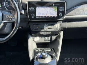 White Nissan Leaf 2018 in Riga, with an engine capacity of 0.00 L and mileage of 130 thousand km for 8900 €, photo 10 on AUTOMOTO.COM.LV